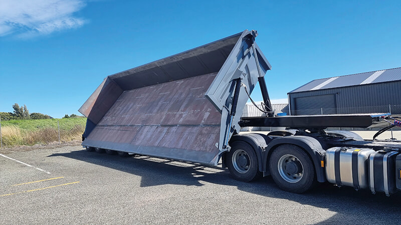3 and 4 axle SEC semi Hardox side tippers